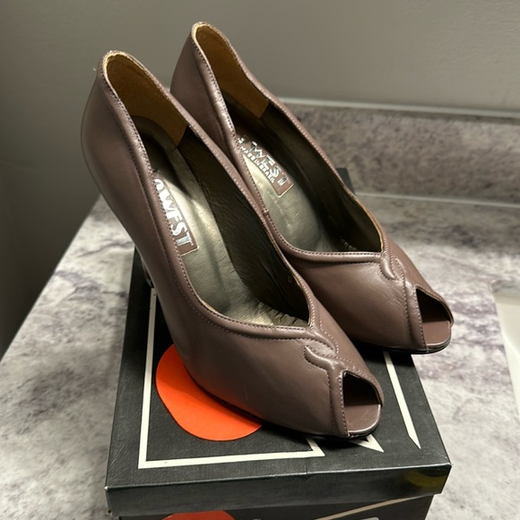 Nine West | Shoes | Vintage 9 West Margot Lava Pumps Size 75 | Poshmark